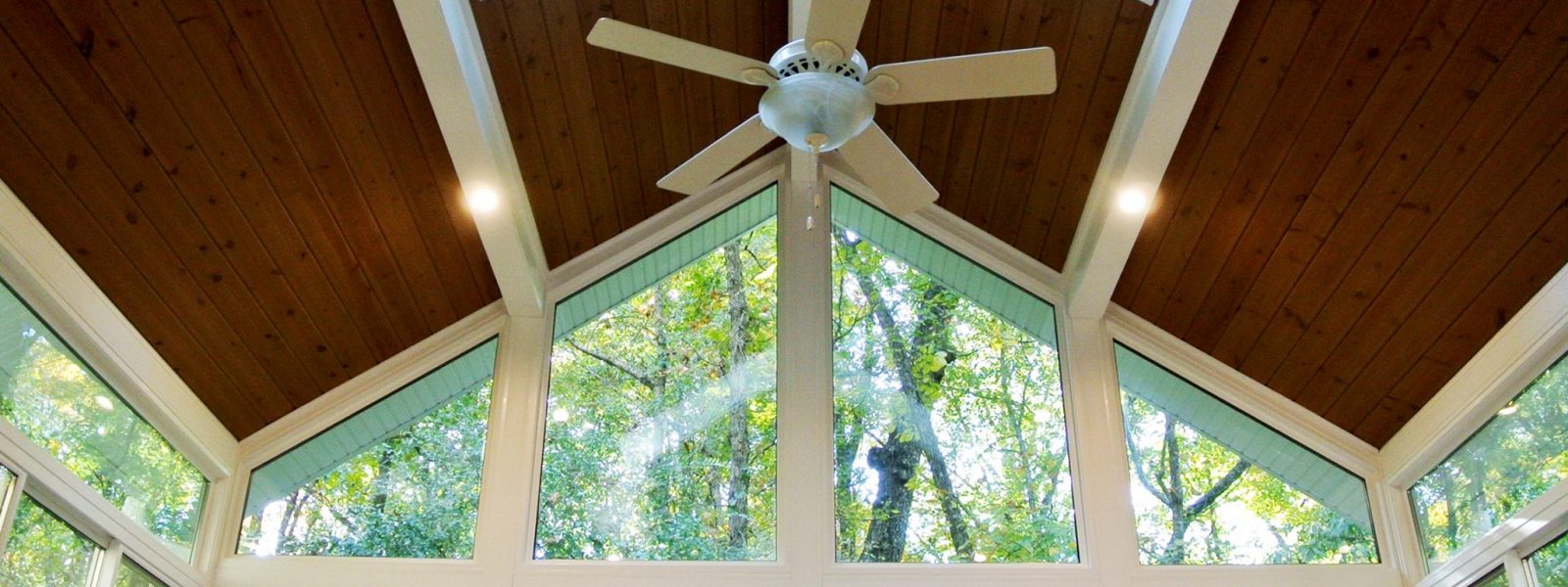 Sunroom skylights: Why you should fill your sunroom with additional light